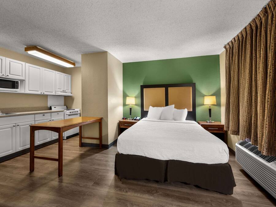 Escrivaninha, espaço de trabalho para notebook