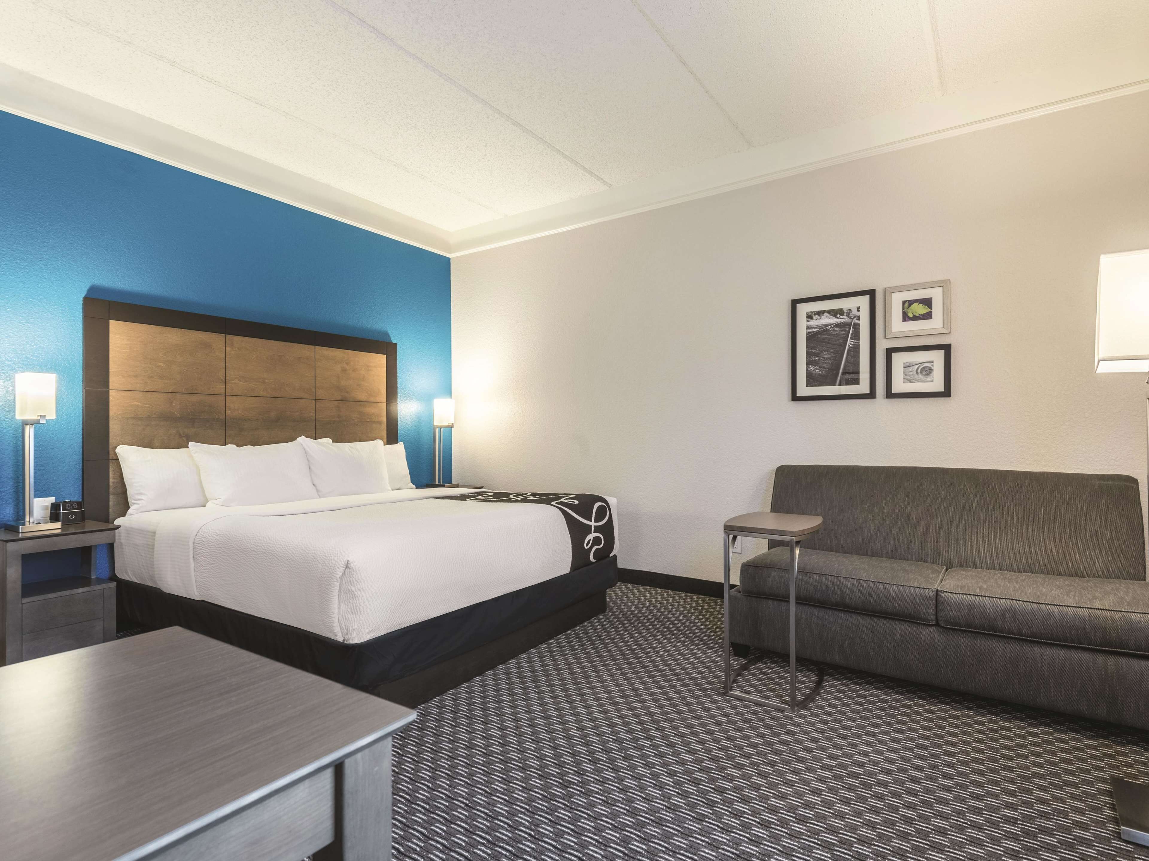 Quarto Deluxe, 1 cama king-size, não fumadores | Roupa de alta qualidade, secretária, ferro/tábua de engomar 