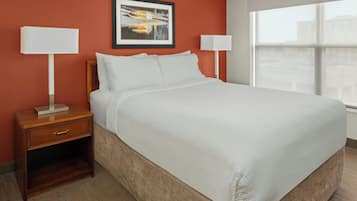 Suite, 1 quarto, não fumadores | 1 quarto, camas de colchão pillowtop, secretária