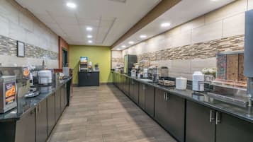 Café da manhã self-service grátis todos os dias
