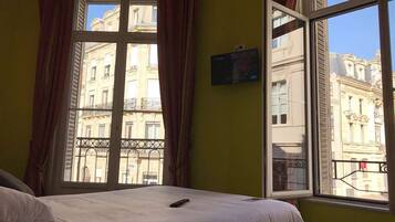 Quarto Individual Standard, 1 cama individual | Edredões de penas, camas de colchão viscoelástico