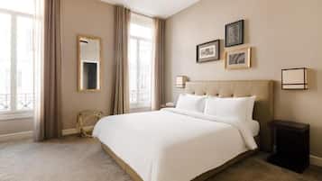 Quarto casal standard | Individualmente mobiliados, cortinas blackout, Wi-Fi de cortesia