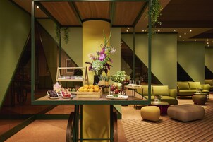 Pequeno-almoço tipo buffet diário mediante uma taxa 