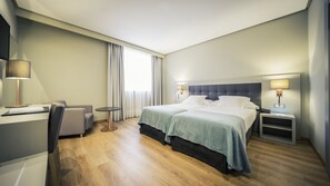 Habitación Standard con 2 camas | Minibar, secretária, quartos insonorizados, Wi-fi grátis 