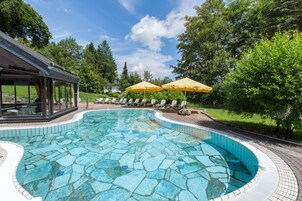 Piscina interna, piscina externa