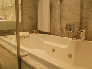 Suite (Continental) | Banheira de hidromassagem
