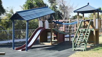 Área de recreio para crianças (ao ar livre)