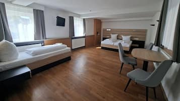 Quartos à prova de som, berços (sobretaxa), Wi-Fi de cortesia