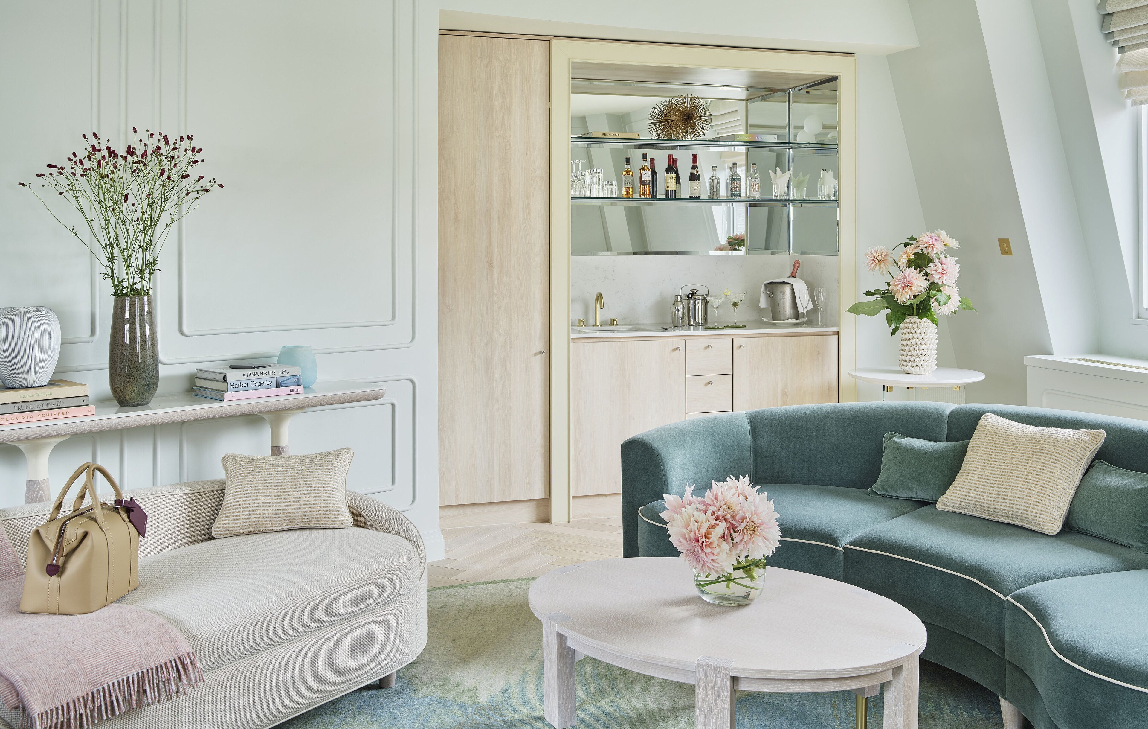 Lençóis italianos Frette, roupa de alta qualidade, minibar 