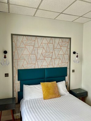Quarto Duplo | Roupa hipoalergénica, com decoração personalizada 
