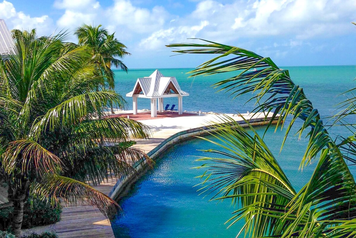 Tranquility Bay Beachfront Hotel and Resort Reviews, Deals & Photos ...