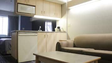 Suíte, 1 cama Queen, para não fumantes, cozinha | TV