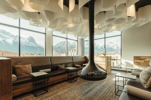 2 restaurantes, pequenos-almoços servidos 