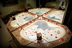 Quarto Empresarial, 2 camas queen-size, não fumadores | Casa de banho | Um polibã, um secador de cabelo, toalhas fornecidas 