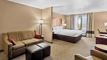 Suite, 1 cama king-size e sofá-cama, acessível, não fumadores | Roupa de alta qualidade, secretária, ferro/tábua de engomar