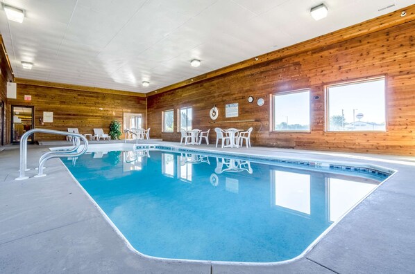 Piscina interior, piscina exterior 