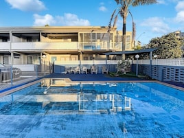 Piscina externa sazonal