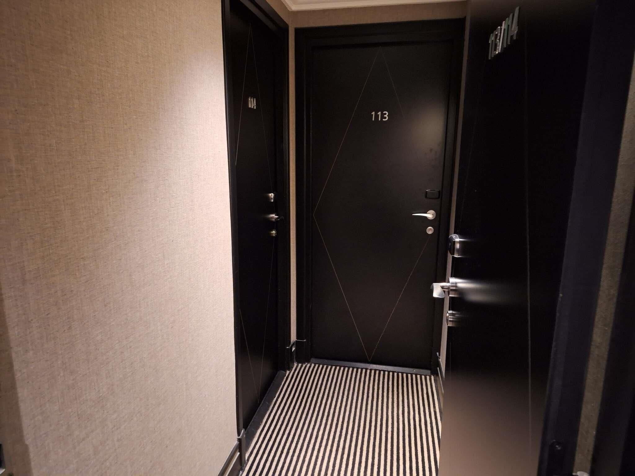 Quarto, 2 camas de casal (2 Rooms close together) | Roupas de cama premium, frigobar, cofres nos quartos, escrivaninha