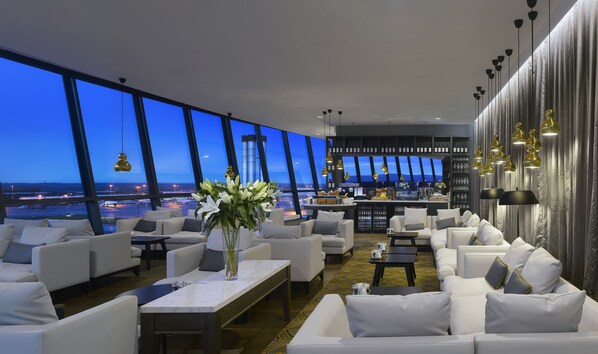 Radisson Blu Hotel Manchester, Airport Reviews, Deals & Photos 2023 ...