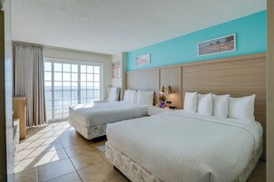 Quarto standard, 2 camas Queen, de frente para o oceano | Individualmente decorados, individualmente mobiliados, escrivaninha