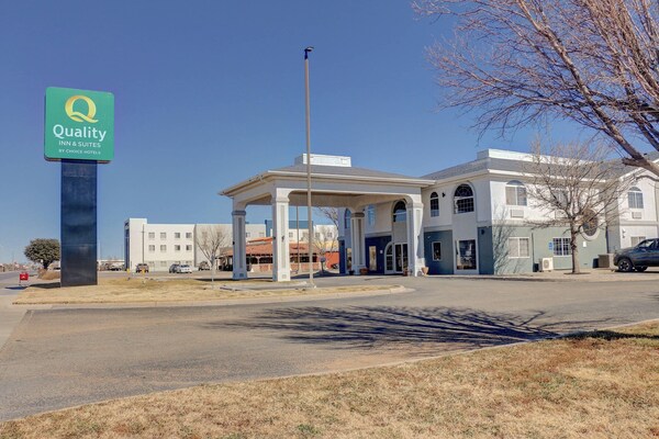 Quality Inn & Suites Roswell North - Roswell, NM