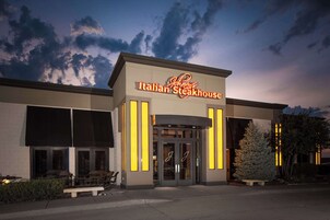 Pequenos-almoços, almoços, jantares servidos, cozinha italiana 