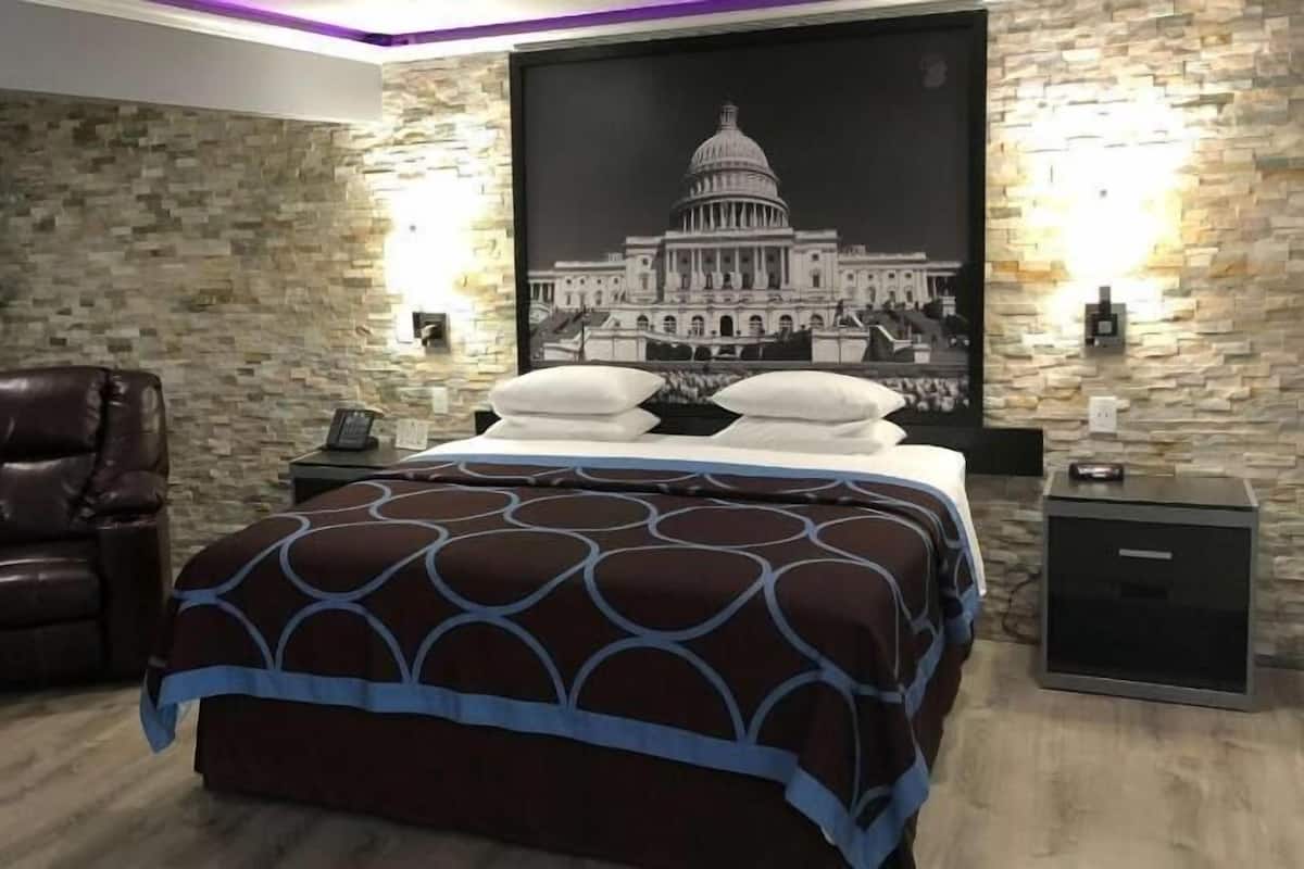 Cortinas blackout, berços grátis, Wi-Fi de cortesia, roupa de cama