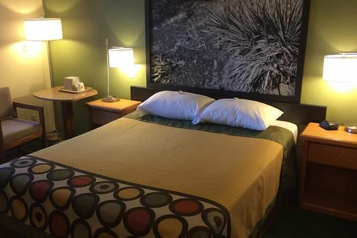 Ferros/tábuas de passar roupa, Wi-Fi de cortesia, roupa de cama