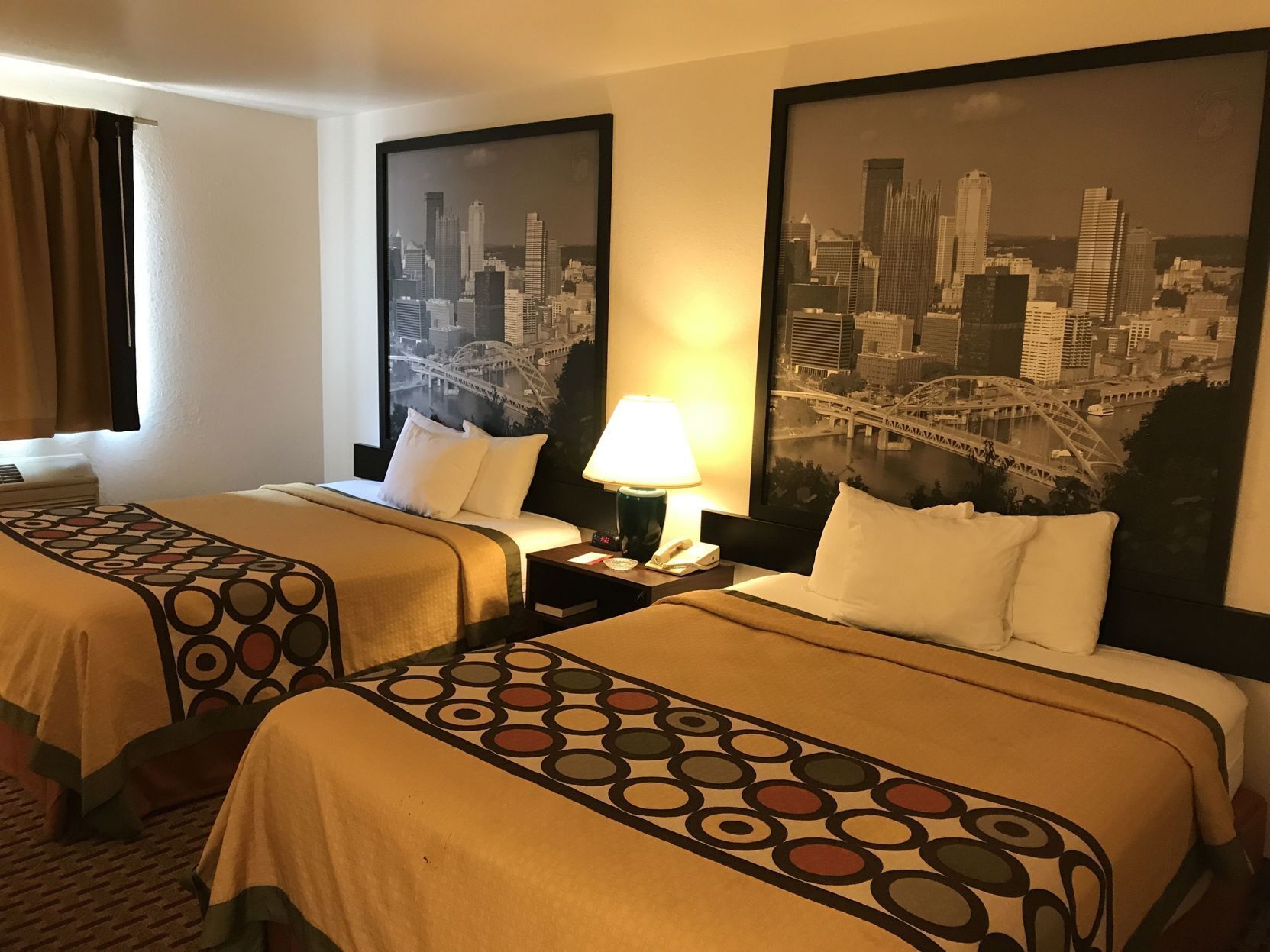 Secretária, Wi-fi grátis, roupa de cama fornecida, despertadores 