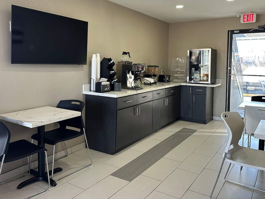 Café da manhã continental grátis