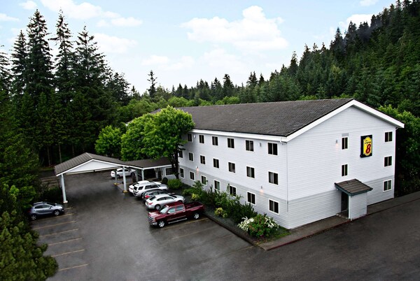 Super 8 By Wyndham Juneau - Juneau, AK