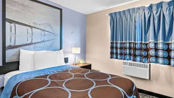 Quarto, 1 cama de casal, acessível, para não fumantes (Mobility Accessible) | Escrivaninha, cortinas blackout, camas extras/dobráveis (sobretaxa)
