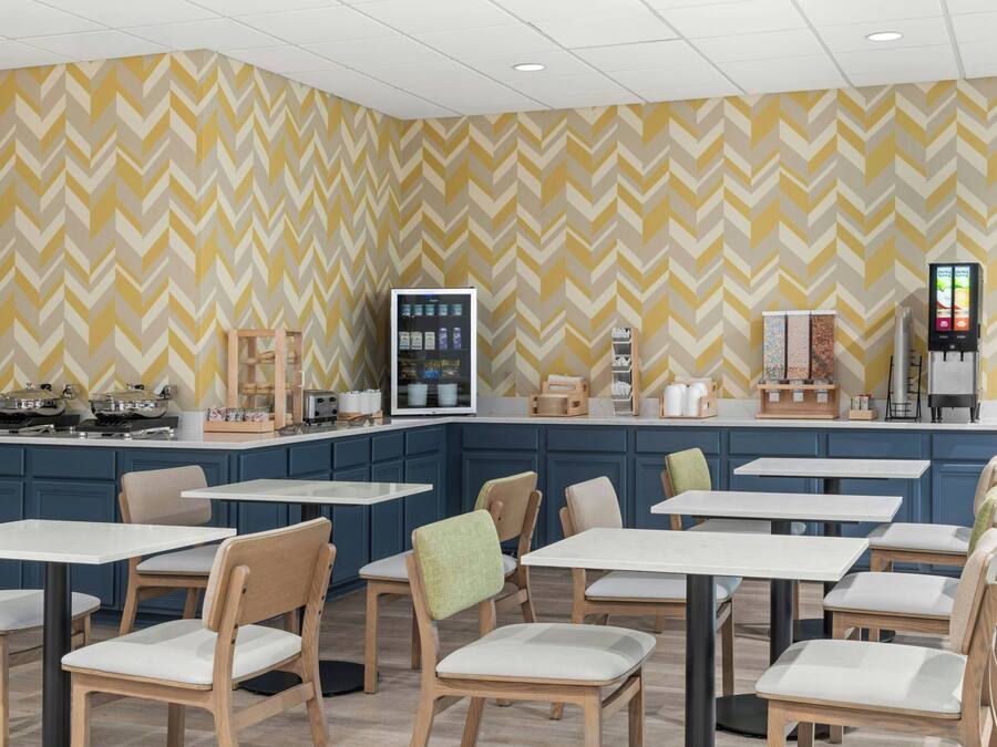 Café da manhã com buffet grátis todos os dias