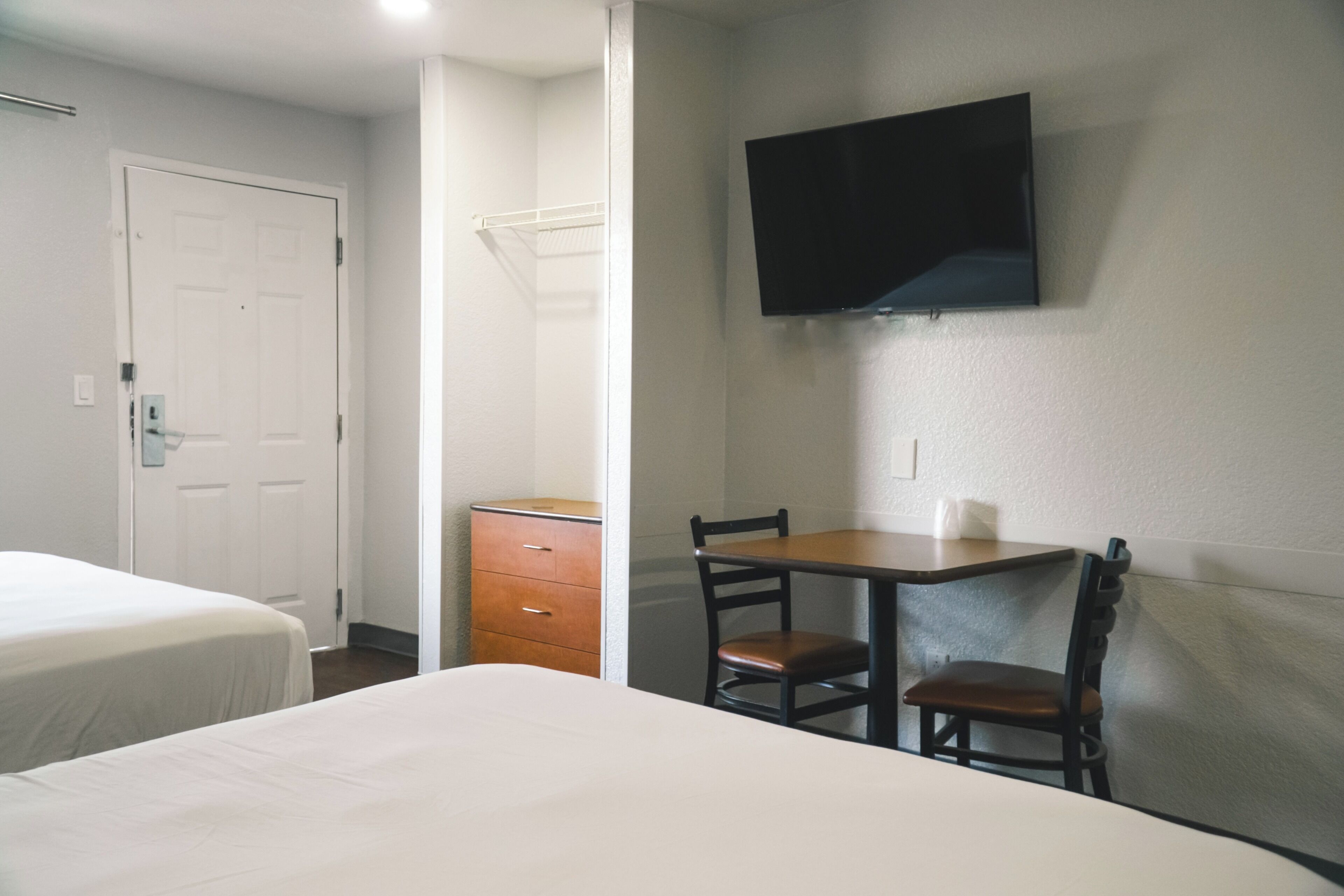 Quarto Standard, 2 camas queen-size, não fumadores, cozinha | Wi-fi grátis, roupa de cama fornecida 