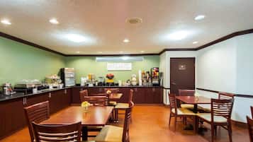 Pequeno-almoço tipo buffet diário incluído
