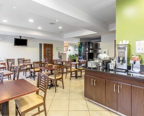 Café da manhã continental grátis todos os dias