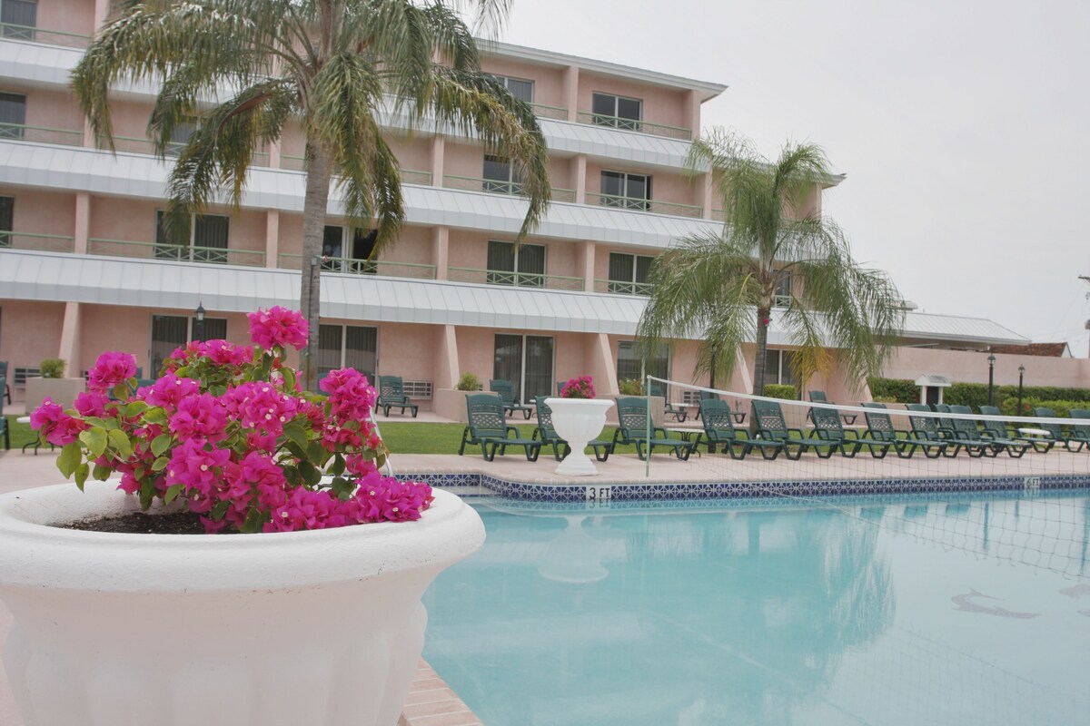 Castaways Resort and Suites Reviews, Deals & Photos 2022 - Expedia