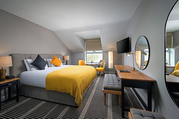 Deluxe Super King Room | Roupas de cama premium, escrivaninha, espaço de trabalho para notebook