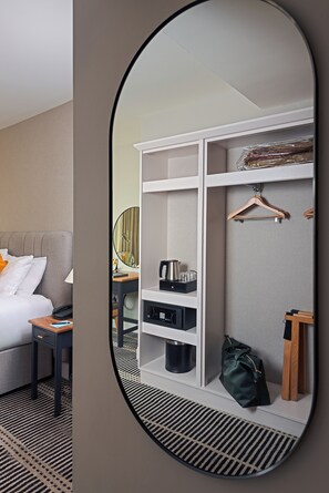 Deluxe Super King Room | Roupa de alta qualidade, secretária