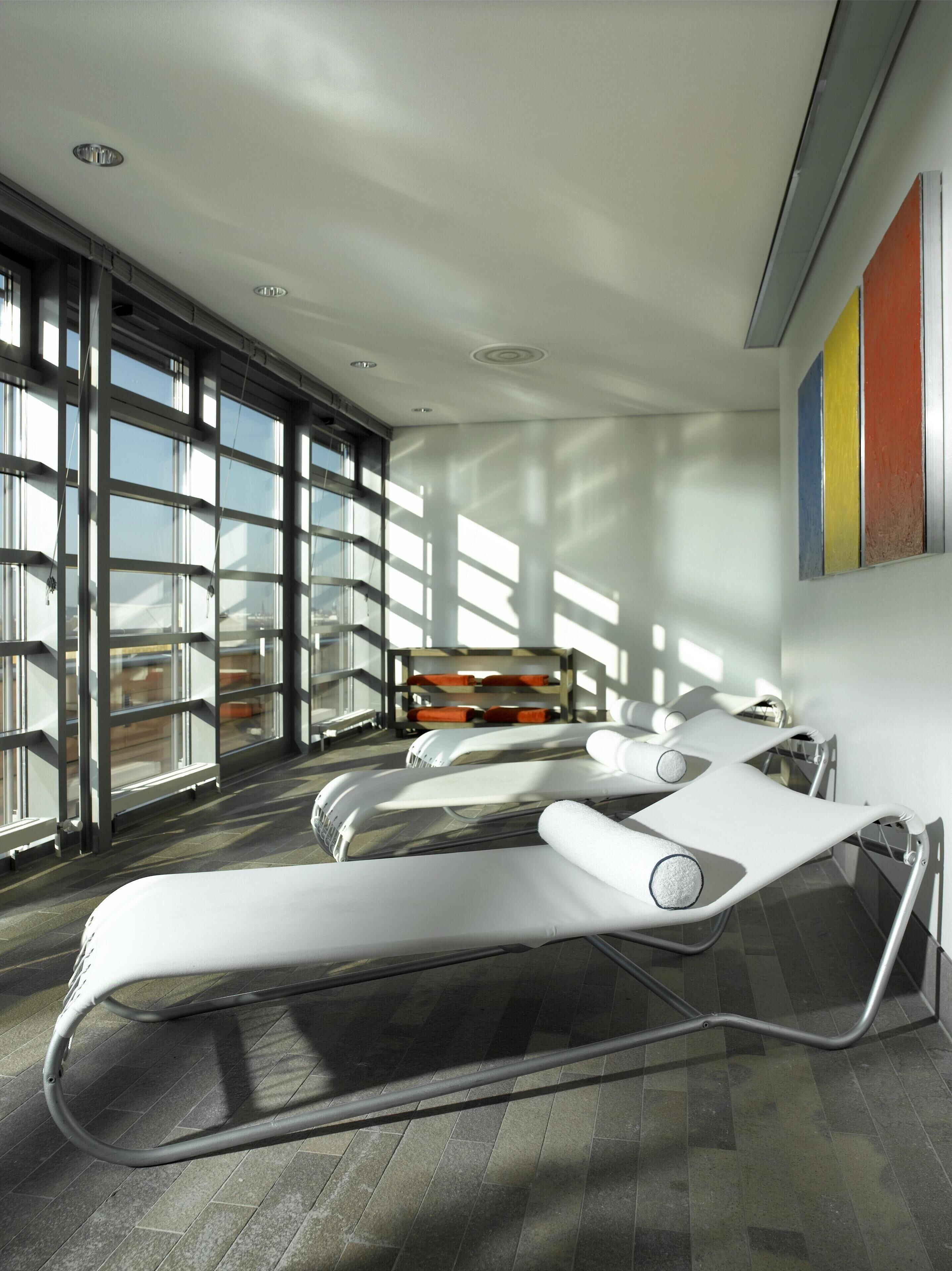 Sauna seca, banheira de hidromassagem, tratamentos corporais