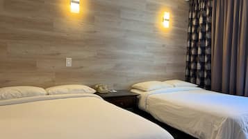 Quarto standard, 2 camas de casal | Roupas de cama antialérgicas, cofres nos quartos, escrivaninha