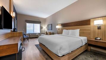 Roupa de alta qualidade, cofre no quarto, secretária