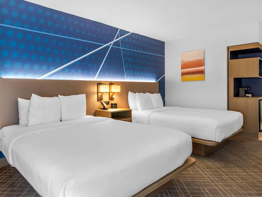 Quarto casal, 2 camas Queen, para não fumantes | Roupas de cama de algodão egípcio, roupas de cama premium