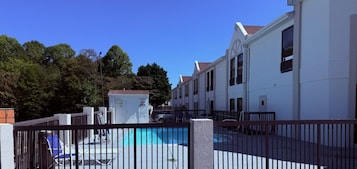 Piscina exterior sazonal