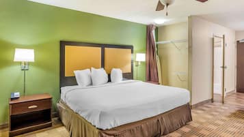 Escrivaninha, Wi-Fi de cortesia, roupa de cama