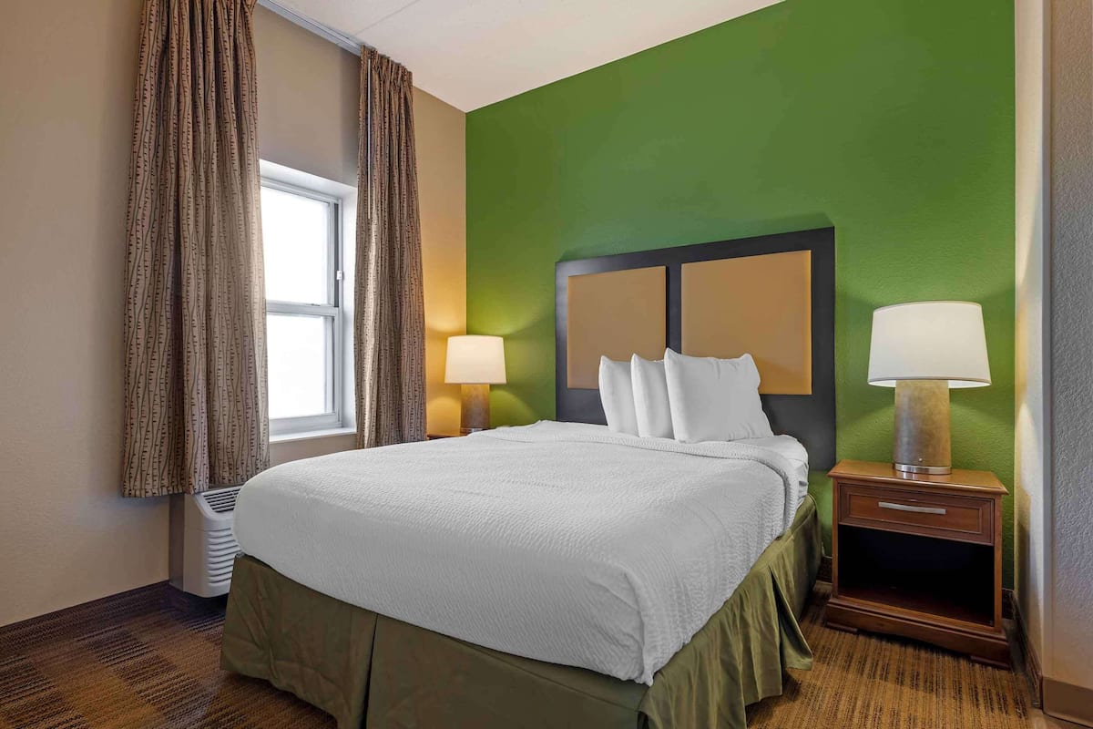 Estúdio Deluxe, 1 cama king-size e sofá-cama, não fumadores | Secretária, ferro/tábua de engomar, Wi-fi grátis