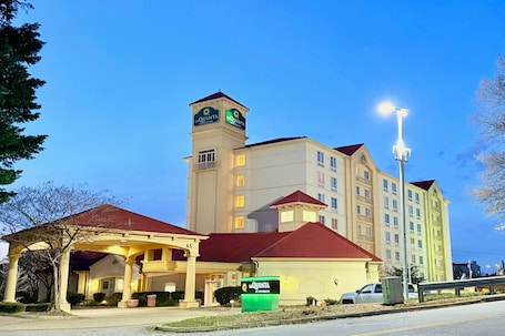 Exterior. La Quinta by Wyndham Haywood Mall-Near Greenville Downtown