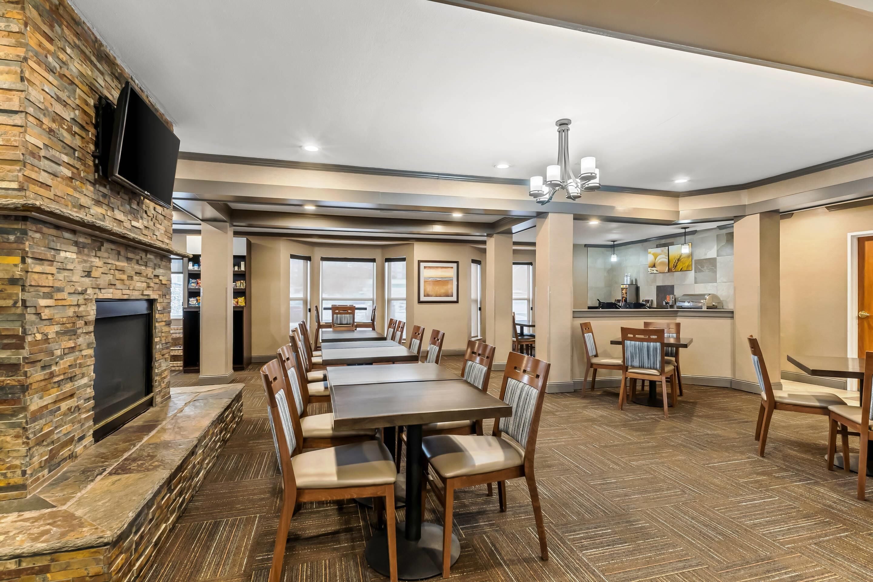 Café da manhã com buffet grátis todos os dias