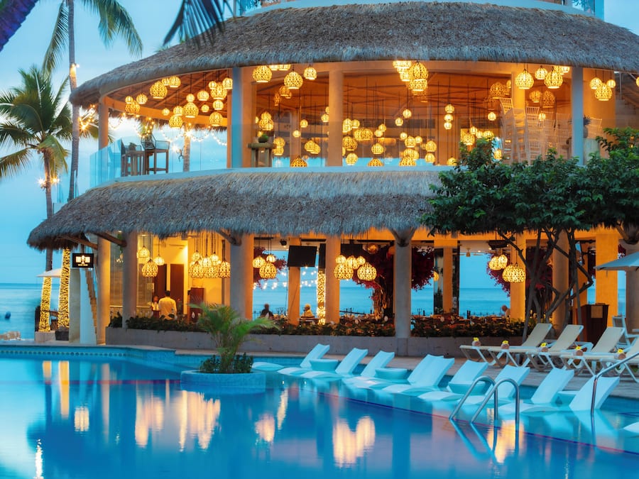 3 piscinas exteriores