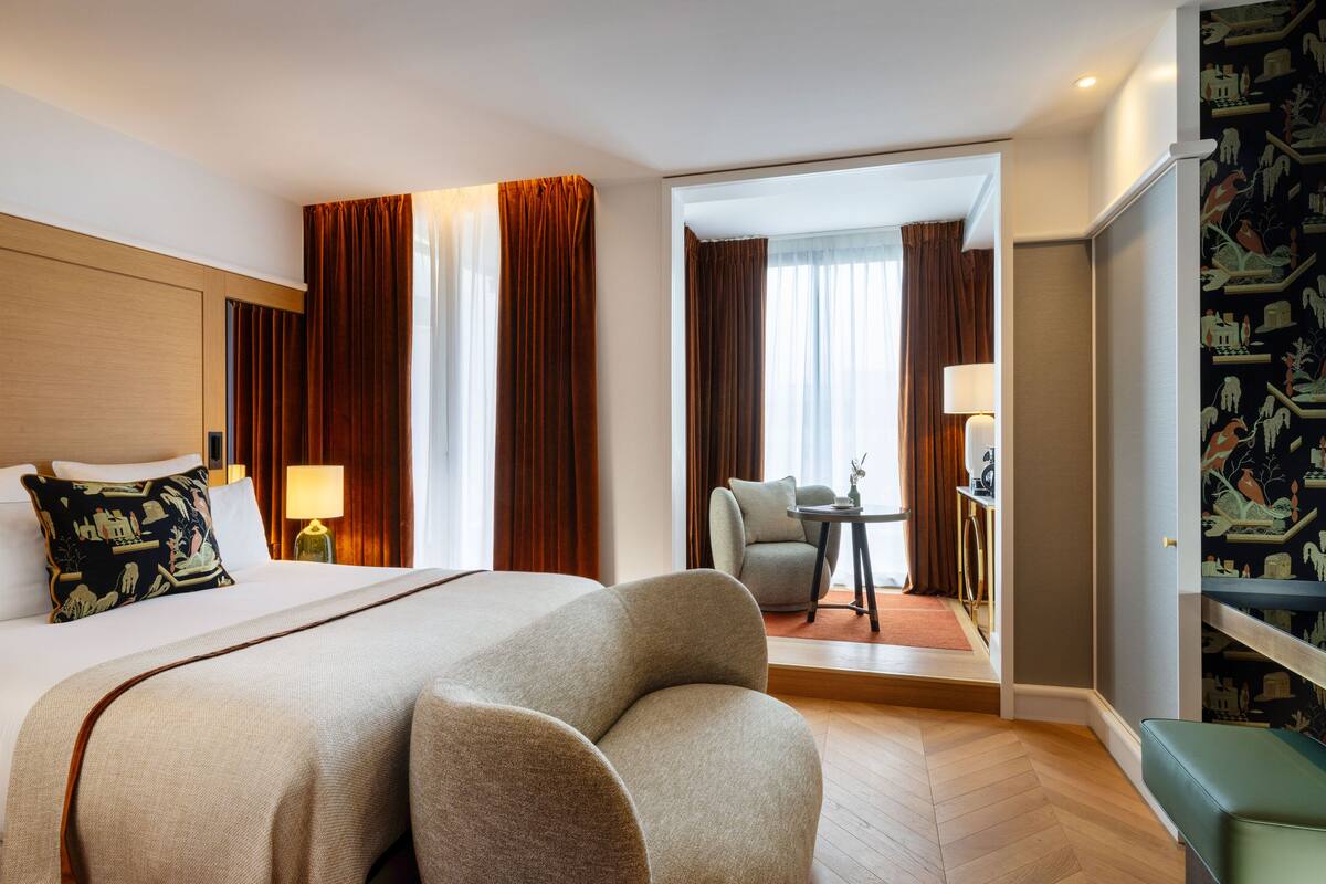 Quarto premier (Prestige) | Roupas de cama premium, frigobar, cofres nos quartos, escrivaninha